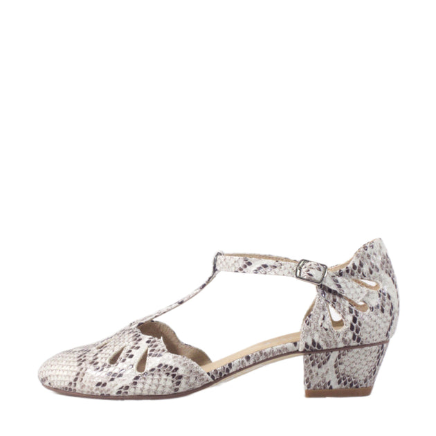 Dina T-Strap Vintage Low Heels – Shoegasm